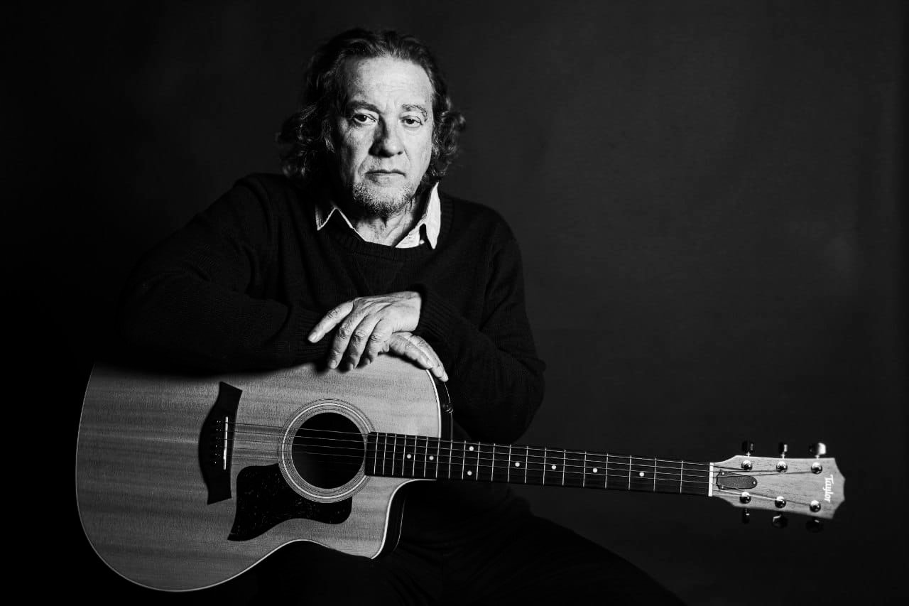 Roy Berocay presenta su segundo disco «Contra toda lluvia» | Radio Camacuá